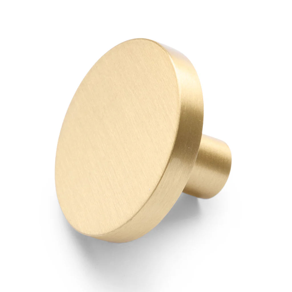 Manovella Round Profile Cabinet Knob - Olivia - Brushed Brass – Wellsons