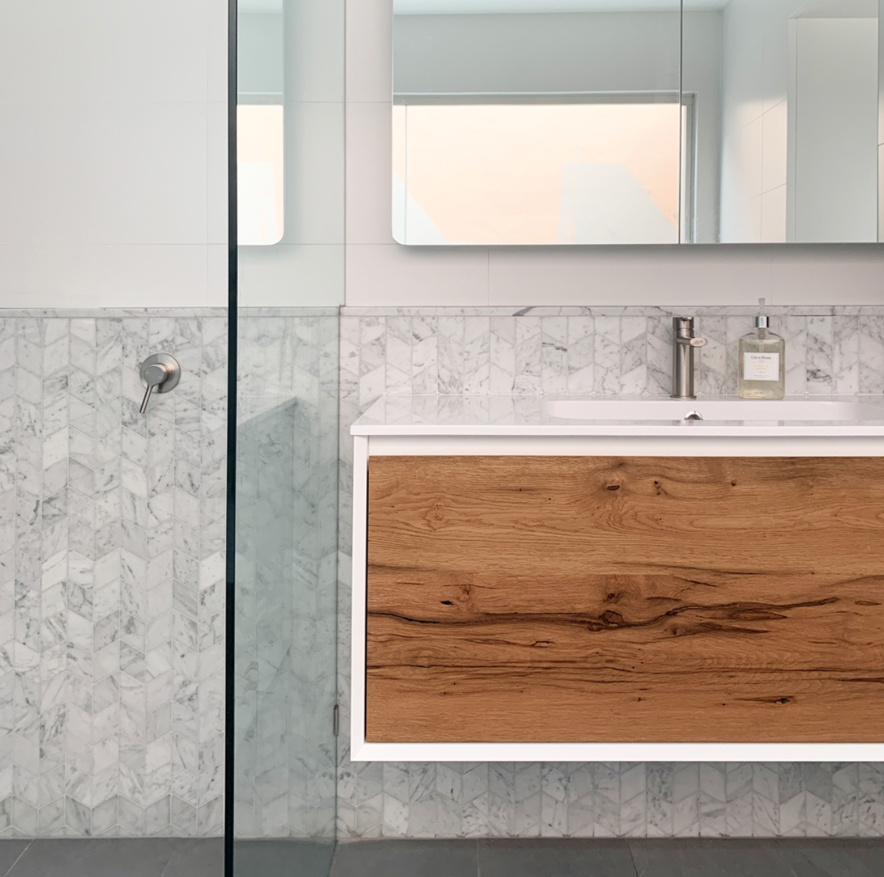 Deca White Honed Chevron Tile – Wellsons